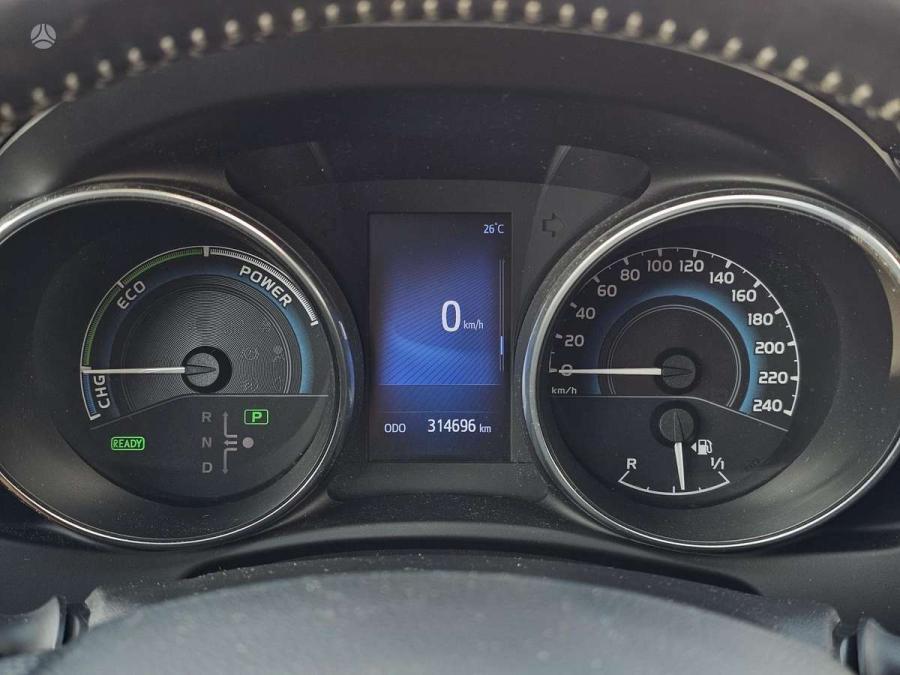 Black Toyota Auris 2015 in Rokiskis, with an engine capacity of 1.80 L and mileage of 314 thousand km for 5550 €, photo 31 on AUTOMOTO.COM.LV
