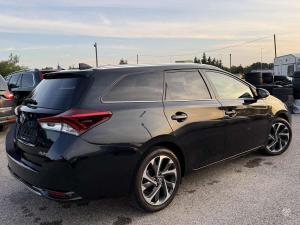 Black Toyota Auris 2015 in Utena, with an engine capacity of 1.60 L and mileage of 240 thousand km for 6500 €, photo 7 on AUTOMOTO.COM.LV