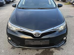 Black Toyota Auris 2015 in Utena, with an engine capacity of 1.60 L and mileage of 240 thousand km for 6500 €, photo 10 on AUTOMOTO.COM.LV