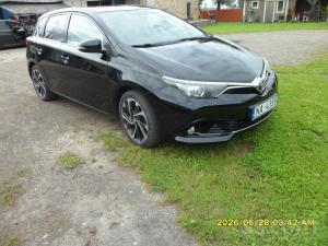 Melns Toyota Auris 2015 Bauska, ar dzinēja tilpumu 1.60 L un nobraukumu 250 tūkst. km par 6900 €, foto  vietnē AUTOMOTO.COM.LV