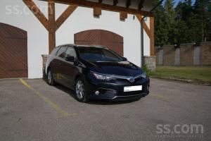 Melns Toyota Auris 2015 Jelgava, ar dzinēja tilpumu 1.80 L un nobraukumu 262 tūkst. km par 9090 €, foto  vietnē AUTOMOTO.COM.LV