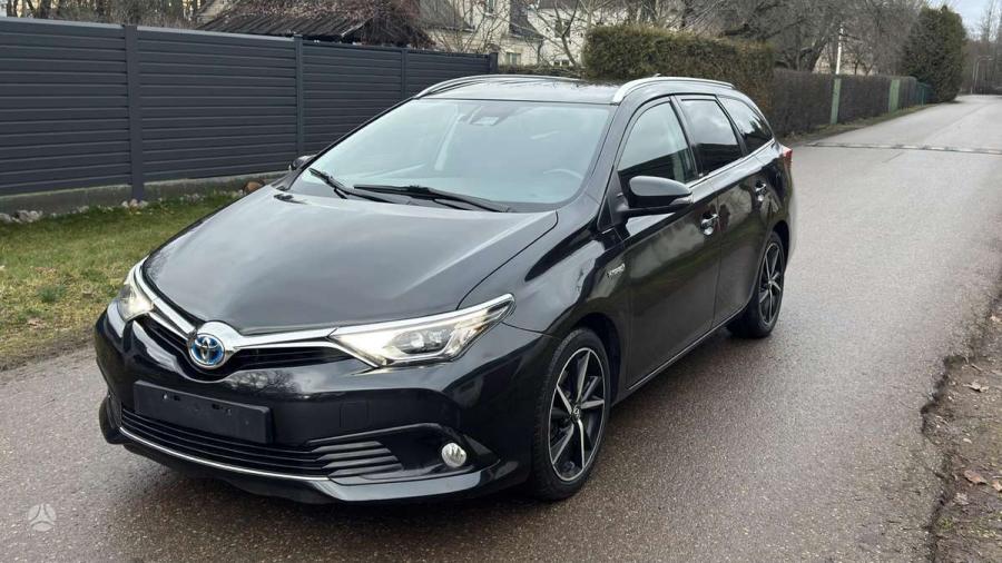 Melns Toyota Auris 2016 Jonava, ar dzinēja tilpumu 1.80 L un nobraukumu 270 tūkst. km par 8500 €, foto 9 vietnē AUTOMOTO.COM.LV