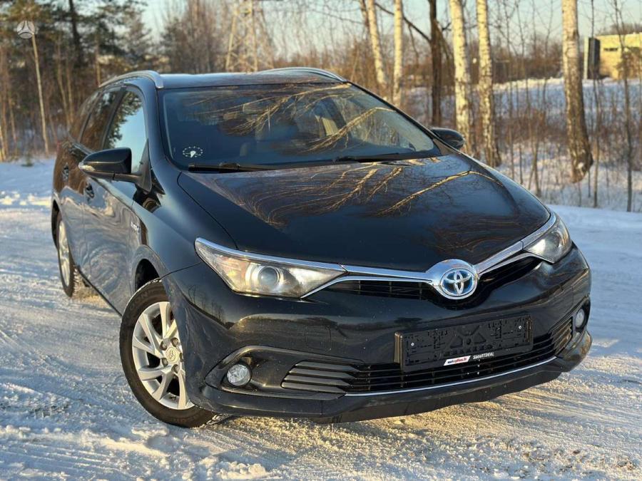 Melns Toyota Auris 2016 Kauņa, ar dzinēja tilpumu 1.80 L un nobraukumu 206 tūkst. km par 10950 €, foto 1 vietnē AUTOMOTO.COM.LV