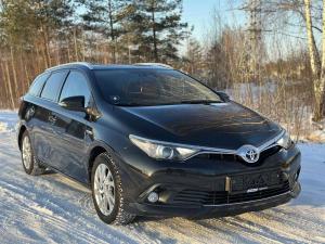Black Toyota Auris 2016 in Kaunas, with an engine capacity of 1.80 L and mileage of 206 thousand km for 11950 €, photo 5 on AUTOMOTO.COM.LV