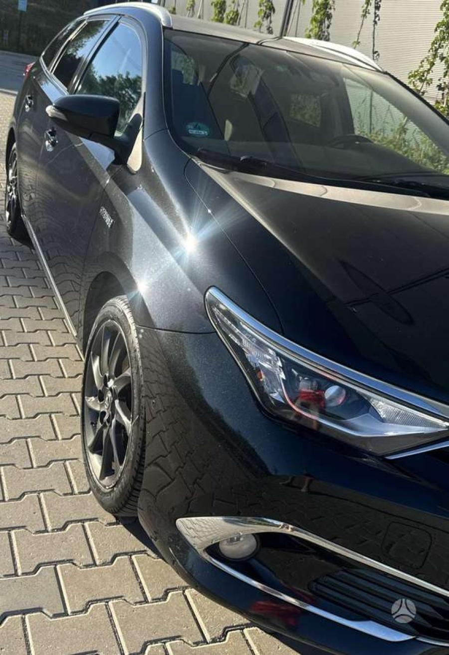 Melns Toyota Auris 2016 Viļņa, ar dzinēja tilpumu 1.80 L un nobraukumu 250 tūkst. km par 9990 €, foto 3 vietnē AUTOMOTO.COM.LV