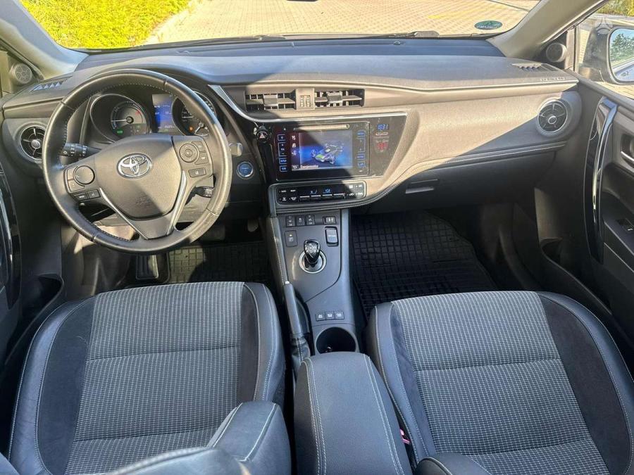 Melns Toyota Auris 2016 Viļņa, ar dzinēja tilpumu 1.80 L un nobraukumu 250 tūkst. km par 9990 €, foto 12 vietnē AUTOMOTO.COM.LV