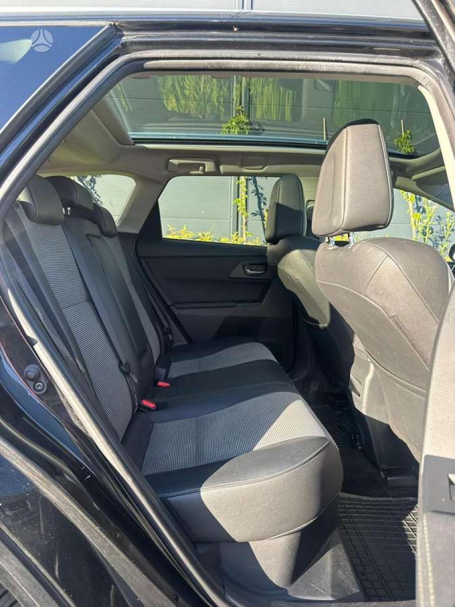 Melns Toyota Auris 2016 Viļņa, ar dzinēja tilpumu 1.80 L un nobraukumu 250 tūkst. km par 9990 €, foto 14 vietnē AUTOMOTO.COM.LV