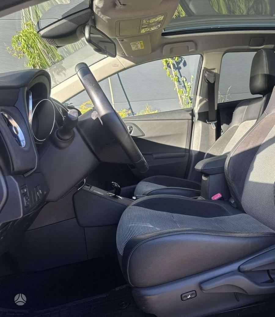 Melns Toyota Auris 2016 Viļņa, ar dzinēja tilpumu 1.80 L un nobraukumu 250 tūkst. km par 9990 €, foto 16 vietnē AUTOMOTO.COM.LV
