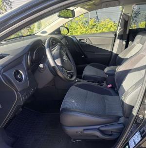 Melns Toyota Auris 2016 Viļņa, ar dzinēja tilpumu 1.80 L un nobraukumu 250 tūkst. km par 9990 €, foto 17 vietnē AUTOMOTO.COM.LV