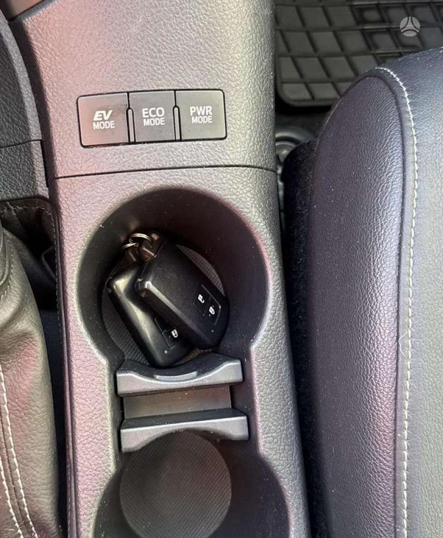 Melns Toyota Auris 2016 Viļņa, ar dzinēja tilpumu 1.80 L un nobraukumu 250 tūkst. km par 9990 €, foto 30 vietnē AUTOMOTO.COM.LV