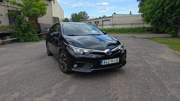 Black Toyota Auris 2016 in Tallinn, with an engine capacity of 1.80 L and mileage of 270 thousand km for 7798 €, photo 7 on AUTOMOTO.COM.LV
