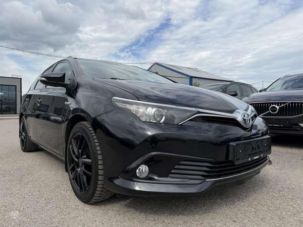 Melns Toyota Auris 2016 Kauņa, ar dzinēja tilpumu 1.80 L un nobraukumu 204 tūkst. km par 11800 €, foto 2 vietnē AUTOMOTO.COM.LV