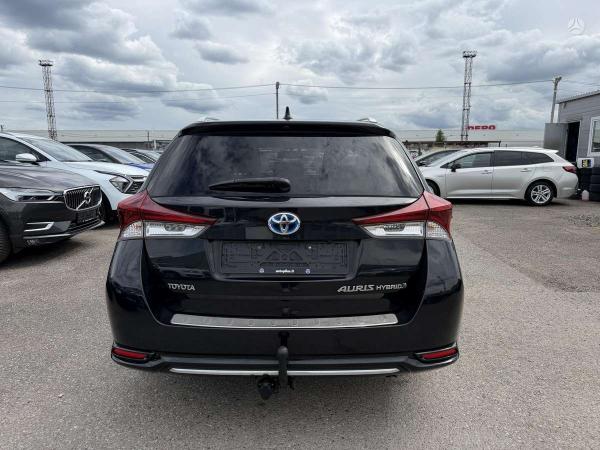 Melns Toyota Auris 2016 Kauņa, ar dzinēja tilpumu 1.80 L un nobraukumu 204 tūkst. km par 11800 €, foto 5 vietnē AUTOMOTO.COM.LV