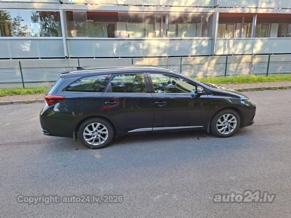Toyota Auris 2016 in Tallinn on AUTOMOTO.COM.LV Black Toyota Auris 2016 in Tallinn, with an engine capacity of 1.20 L and mileage of 95 thousand km for 10900 €, photo 8 on AUTOMOTO.COM.LV