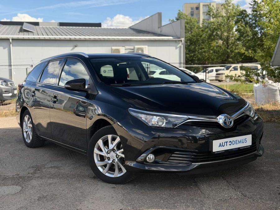 Melns Toyota Auris 2016 Mažeikiai, ar dzinēja tilpumu 1.80 L un nobraukumu 252 tūkst. km par 10500 €, foto 3 vietnē AUTOMOTO.COM.LV