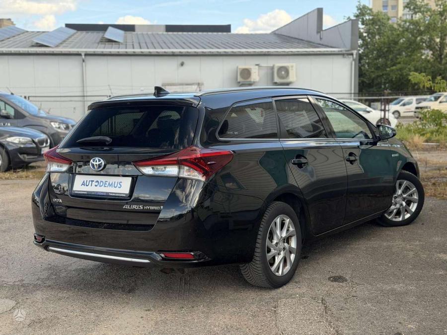 Melns Toyota Auris 2016 Mažeikiai, ar dzinēja tilpumu 1.80 L un nobraukumu 252 tūkst. km par 10500 €, foto 4 vietnē AUTOMOTO.COM.LV