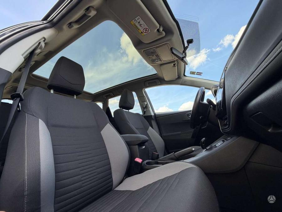 Melns Toyota Auris 2016 Mažeikiai, ar dzinēja tilpumu 1.80 L un nobraukumu 252 tūkst. km par 10500 €, foto 24 vietnē AUTOMOTO.COM.LV