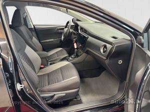 Black Toyota Auris 2016 in Tartu, with an engine capacity of 1.20 L and mileage of 141 thousand km for 10490 €, photo 7 on AUTOMOTO.COM.LV