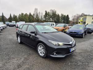 Black Toyota Auris 2017 in Tartu, with an engine capacity of 1.60 L and mileage of 96 thousand km for 11490 €, photo  on AUTOMOTO.COM.LV