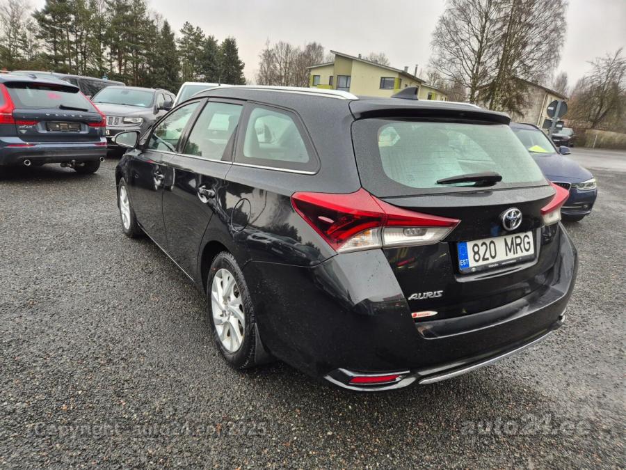 Melns Toyota Auris 2017 Tartu, ar dzinēja tilpumu 1.60 L un nobraukumu 96 tūkst. km par 11490 €, foto 2 vietnē AUTOMOTO.COM.LV
