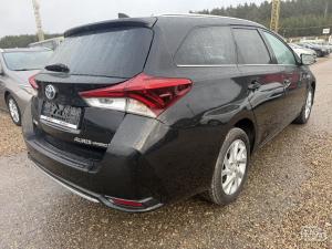 Melns Toyota Auris 2017 Viļņa, ar dzinēja tilpumu 1.80 L un nobraukumu 219 tūkst. km par 13400 €, foto 5 vietnē AUTOMOTO.COM.LV