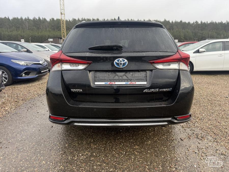 Melns Toyota Auris 2017 Viļņa, ar dzinēja tilpumu 1.80 L un nobraukumu 219 tūkst. km par 13400 €, foto 6 vietnē AUTOMOTO.COM.LV