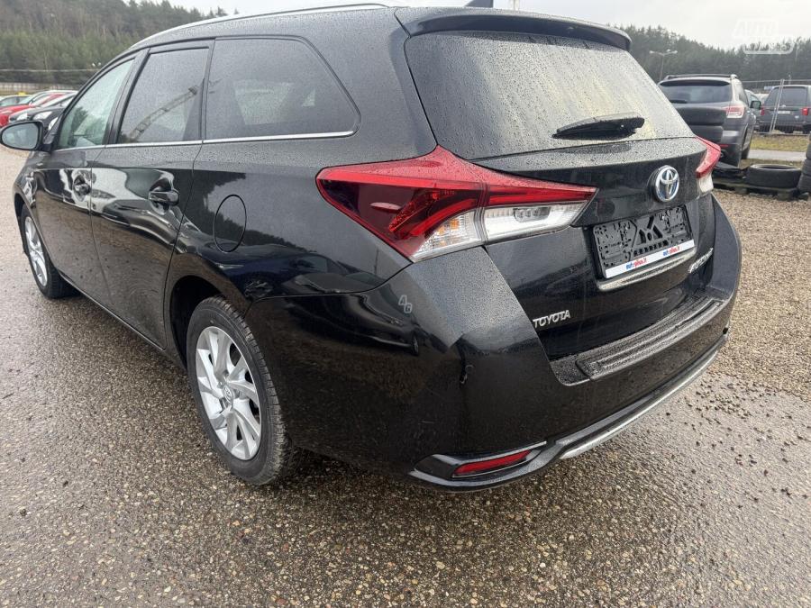 Melns Toyota Auris 2017 Viļņa, ar dzinēja tilpumu 1.80 L un nobraukumu 219 tūkst. km par 13400 €, foto 7 vietnē AUTOMOTO.COM.LV