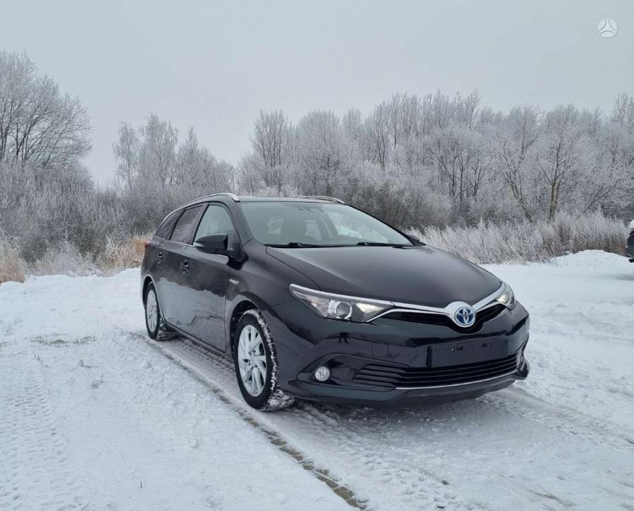 Melns Toyota Auris 2017 Šauļi, ar dzinēja tilpumu 1.80 L un nobraukumu 187 tūkst. km par 9250 €, foto 1 vietnē AUTOMOTO.COM.LV