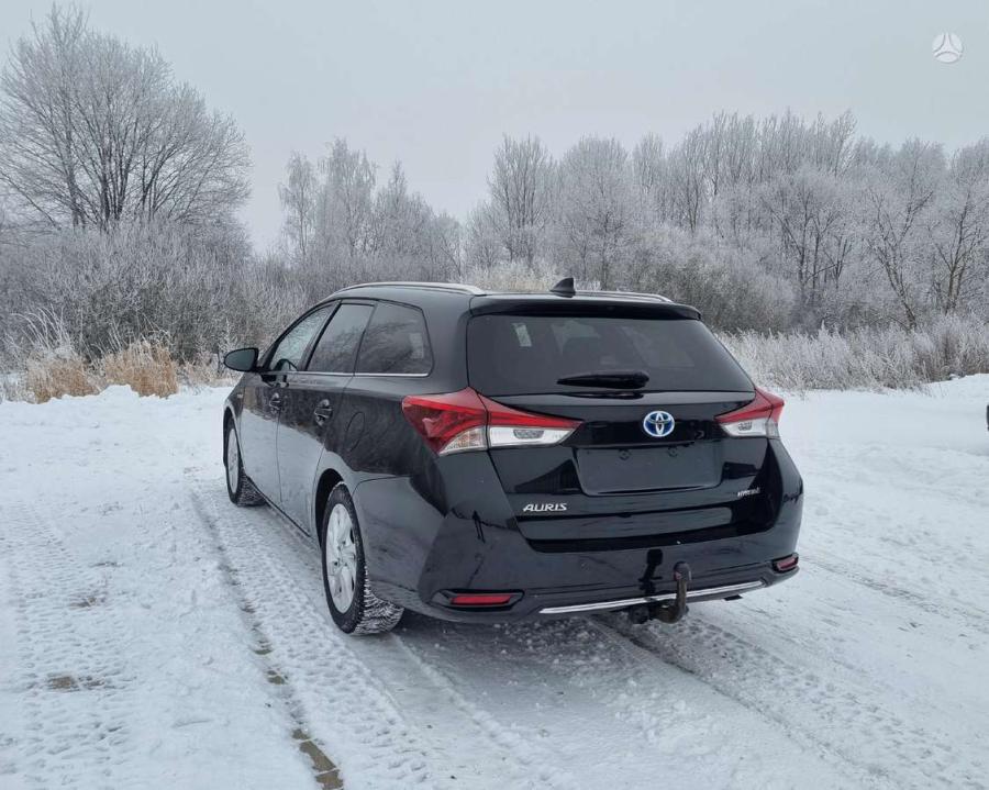 Melns Toyota Auris 2017 Šauļi, ar dzinēja tilpumu 1.80 L un nobraukumu 187 tūkst. km par 9250 €, foto 8 vietnē AUTOMOTO.COM.LV