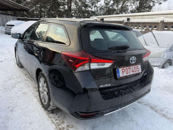 Melns Toyota Auris 2017 Viļņa, ar dzinēja tilpumu 1.80 L un nobraukumu 132 tūkst. km par 10600 €, foto 6 vietnē AUTOMOTO.COM.LV