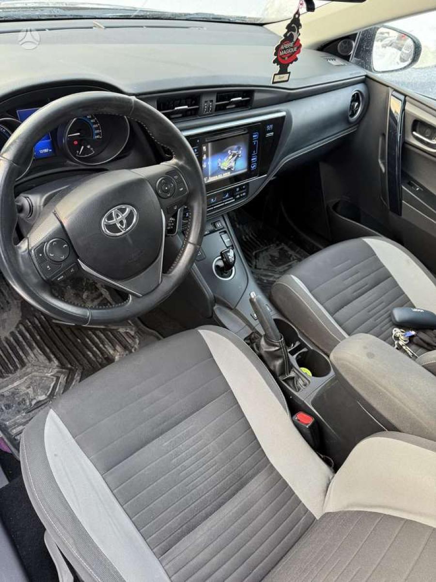 Melns Toyota Auris 2017 Viļņa, ar dzinēja tilpumu 1.80 L un nobraukumu 132 tūkst. km par 10600 €, foto 16 vietnē AUTOMOTO.COM.LV