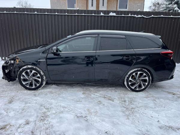 Melns Toyota Auris 2017 Kauņa, ar dzinēja tilpumu 1.80 L un nobraukumu 315 tūkst. km par 4400 €, foto 5 vietnē AUTOMOTO.COM.LV