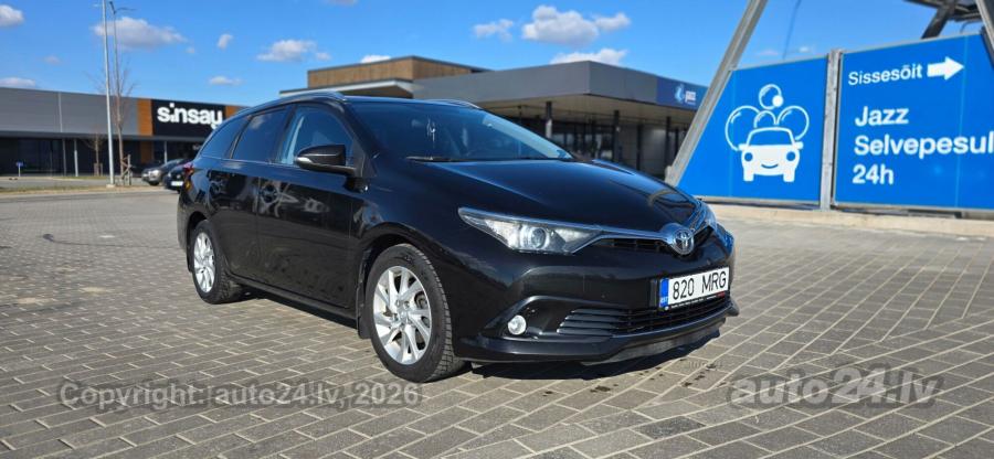 Melns Toyota Auris 2017 Tallina, ar dzinēja tilpumu 1.60 L un nobraukumu 98 tūkst. km par 13300 €, foto 3 vietnē AUTOMOTO.COM.LV