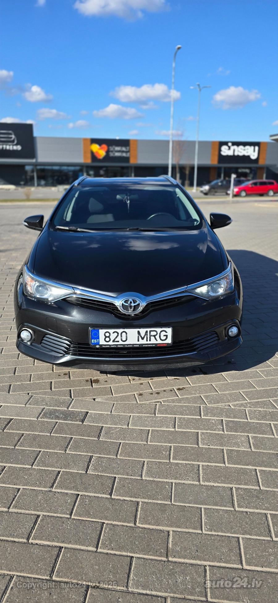 Melns Toyota Auris 2017 Tallina, ar dzinēja tilpumu 1.60 L un nobraukumu 98 tūkst. km par 13300 €, foto 4 vietnē AUTOMOTO.COM.LV