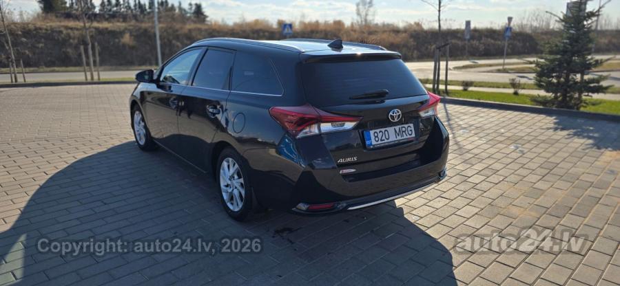 Melns Toyota Auris 2017 Tallina, ar dzinēja tilpumu 1.60 L un nobraukumu 98 tūkst. km par 13300 €, foto 6 vietnē AUTOMOTO.COM.LV