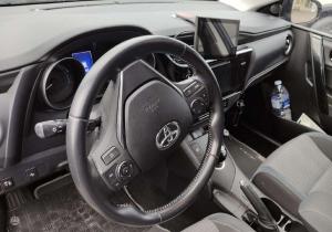 Black Toyota Auris 2018 in Vilnius, with an engine capacity of 1.80 L and mileage of 100 thousand km for 13999 €, photo 4 on AUTOMOTO.COM.LV