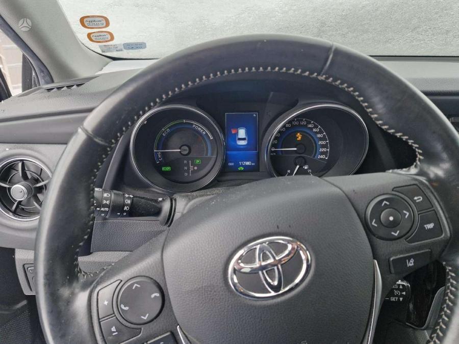 Black Toyota Auris 2018 in Marijampole, with an engine capacity of 1.80 L and mileage of 112 thousand km for 7300 €, photo 8 on AUTOMOTO.COM.LV