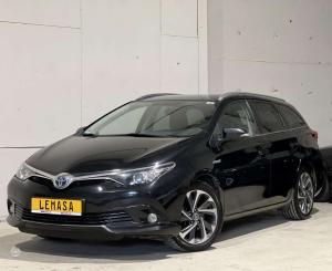 Black Toyota Auris 2018 in Klaipeda, with an engine capacity of 1.80 L and mileage of 256 thousand km for 9999 €, photo 4 on AUTOMOTO.COM.LV