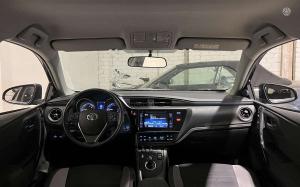 Black Toyota Auris 2018 in Klaipeda, with an engine capacity of 1.80 L and mileage of 256 thousand km for 9999 €, photo 10 on AUTOMOTO.COM.LV