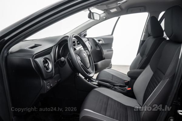 Melns Toyota Auris 2018 Tallina, ar dzinēja tilpumu 1.60 L un nobraukumu 236 tūkst. km par 8999 €, foto 7 vietnē AUTOMOTO.COM.LV