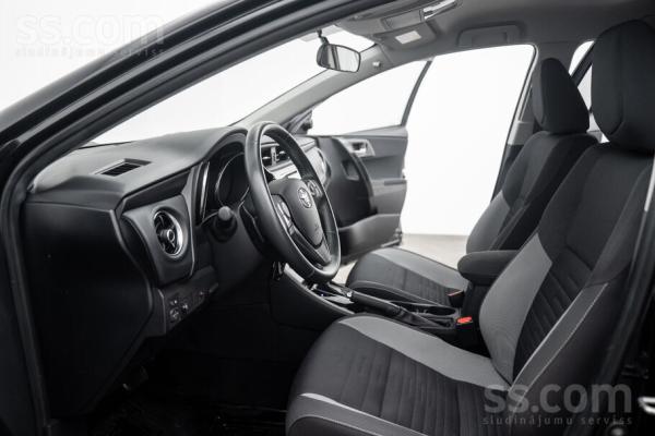 Melns Toyota Auris 2018 Rīga, ar dzinēja tilpumu 1.60 L un nobraukumu 236 tūkst. km par 8999 €, foto 7 vietnē AUTOMOTO.COM.LV