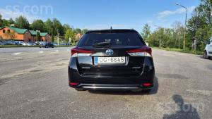 Black Toyota Auris 2018 in Aizkraukle, with an engine capacity of 1.80 L and mileage of 506 thousand km for 8950 €, photo 5 on AUTOMOTO.COM.LV