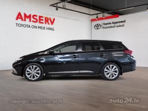Black Toyota Auris 2018 in Tallinn, with an engine capacity of 1.80 L and mileage of 126 thousand km for 13490 €, photo 4 on AUTOMOTO.COM.LV