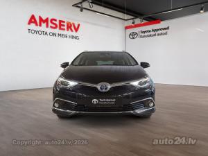 Black Toyota Auris 2018 in Tallinn, with an engine capacity of 1.80 L and mileage of 126 thousand km for 13490 €, photo 6 on AUTOMOTO.COM.LV