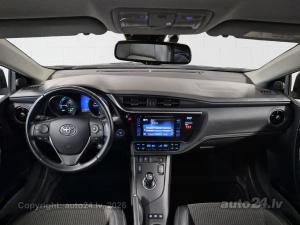 Black Toyota Auris 2018 in Tallinn, with an engine capacity of 1.80 L and mileage of 126 thousand km for 13490 €, photo 9 on AUTOMOTO.COM.LV