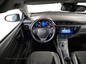 Black Toyota Auris 2018 in Tallinn, with an engine capacity of 1.80 L and mileage of 126 thousand km for 13490 €, photo 10 on AUTOMOTO.COM.LV