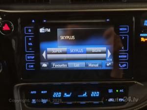 Black Toyota Auris 2018 in Tallinn, with an engine capacity of 1.80 L and mileage of 126 thousand km for 13490 €, photo 15 on AUTOMOTO.COM.LV