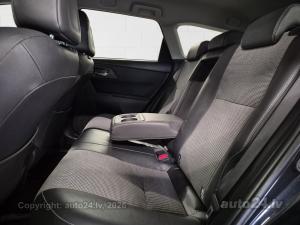 Black Toyota Auris 2018 in Tallinn, with an engine capacity of 1.80 L and mileage of 126 thousand km for 13490 €, photo 19 on AUTOMOTO.COM.LV