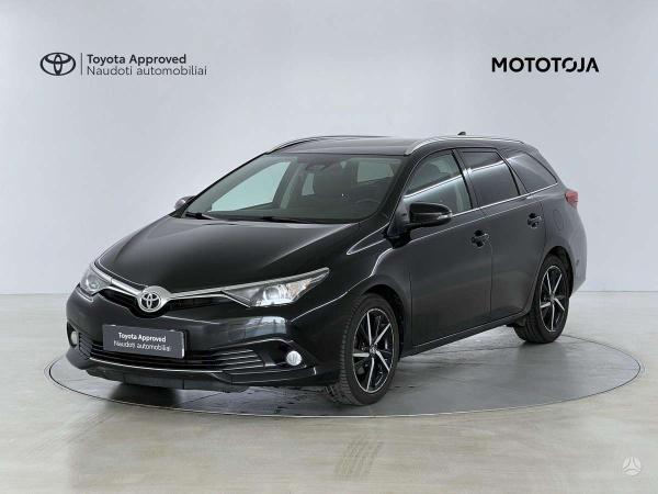 Black Toyota Auris 2018 in Vilnius, with an engine capacity of 1.60 L and mileage of 111 thousand km for 13900 €, photo 1 on AUTOMOTO.COM.LV