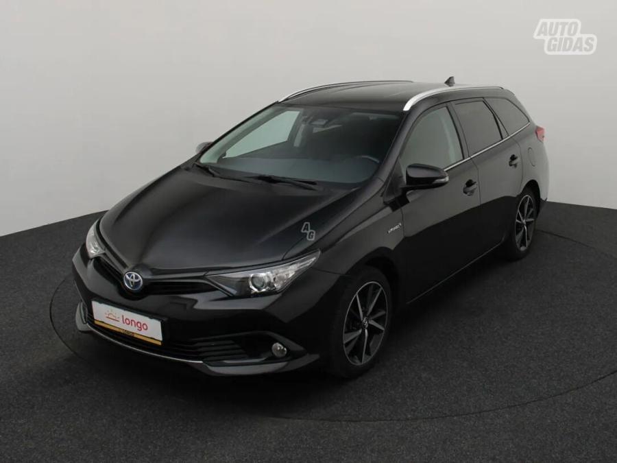 Black Toyota Auris 2019 in Vilnius, with an engine capacity of 1.80 L and mileage of 201 thousand km for 13699 €, photo 1 on AUTOMOTO.COM.LV